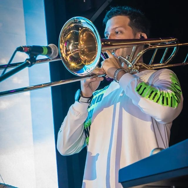 LA UNIVERSAL BAND - Banda crossover, un show con música de todos los ...